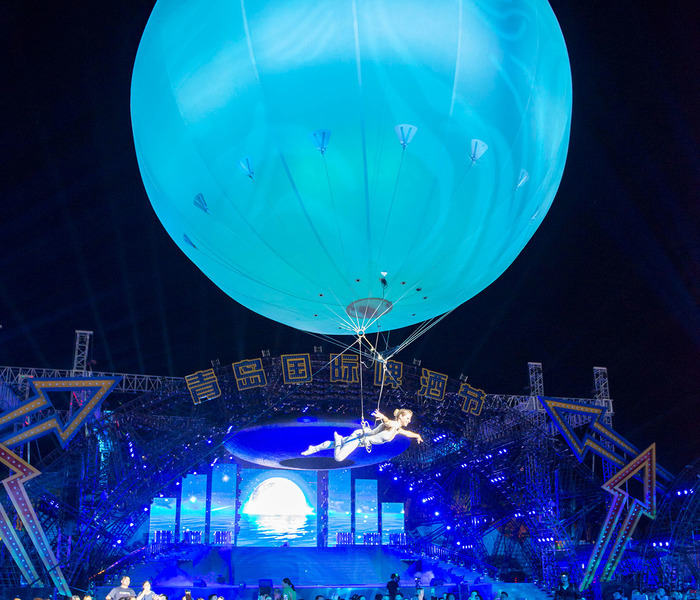 BALLOON AERIALISTS - Pastiche Event Management & Entertainment